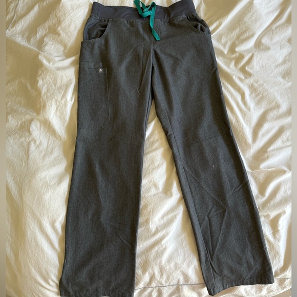 Figs | Pants & Jumpsuits | Figs Graphite Kade Cargo Xs Scrub Pants ...